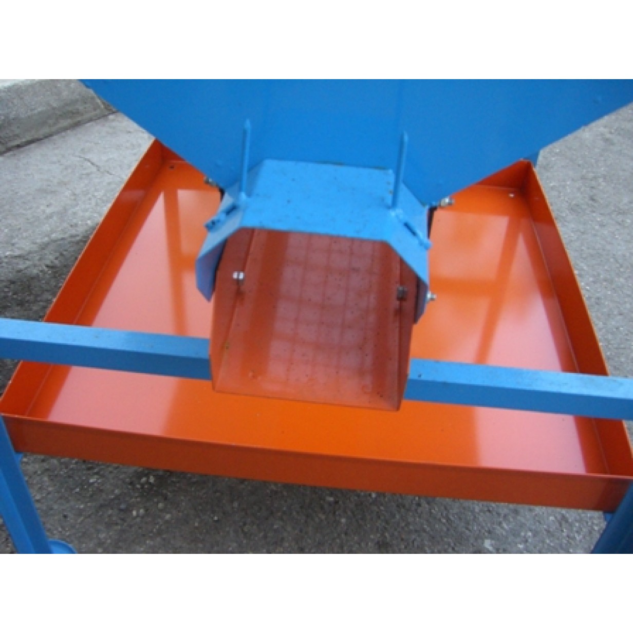 Olive Harvesting bench with 1 wheel Interpower 6,5hp